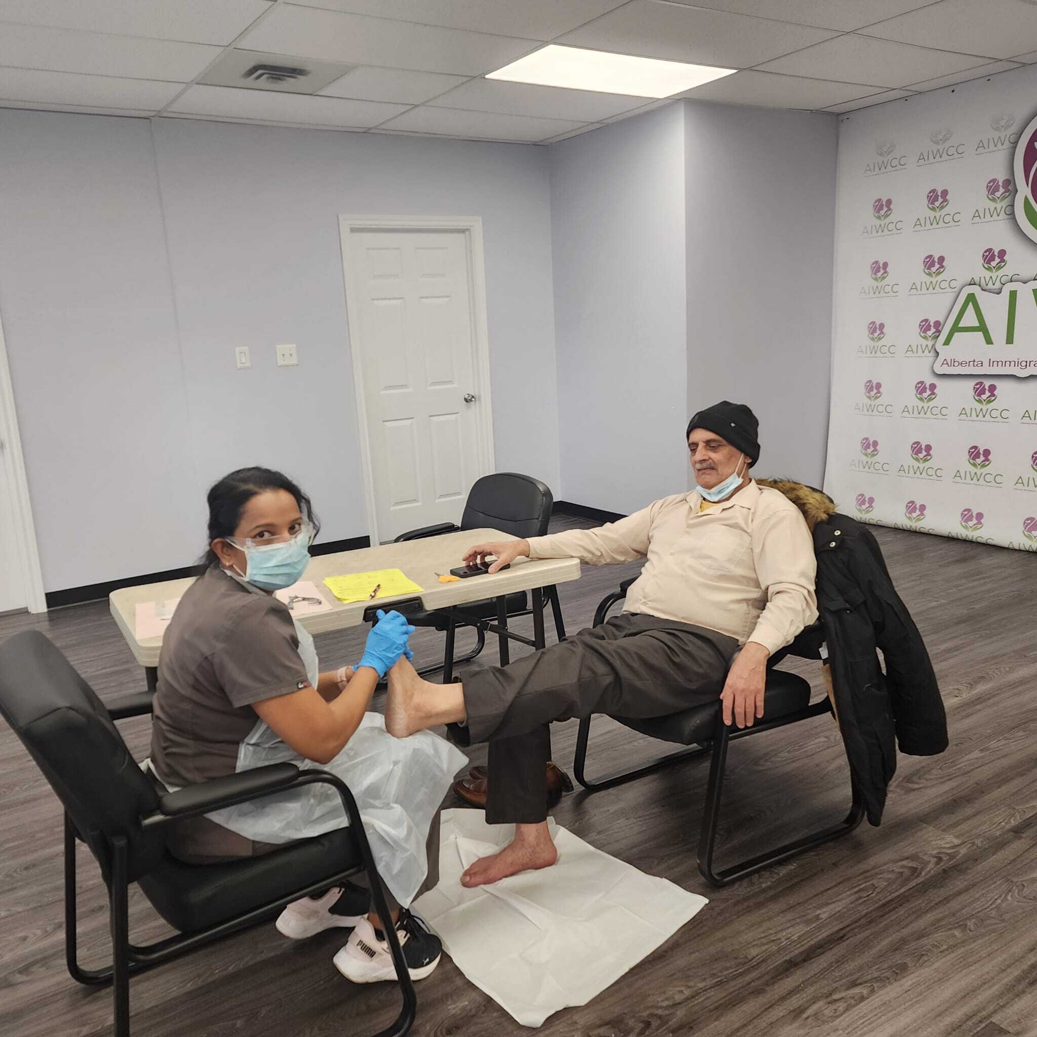 Alberta Health Nurses provide foot-care services to our Seniors! – AIWCC